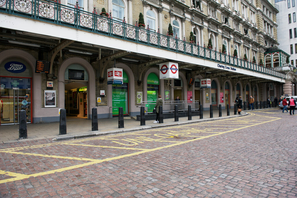 London Charing Cross Station Experiential Space - experientialspace.co.uk